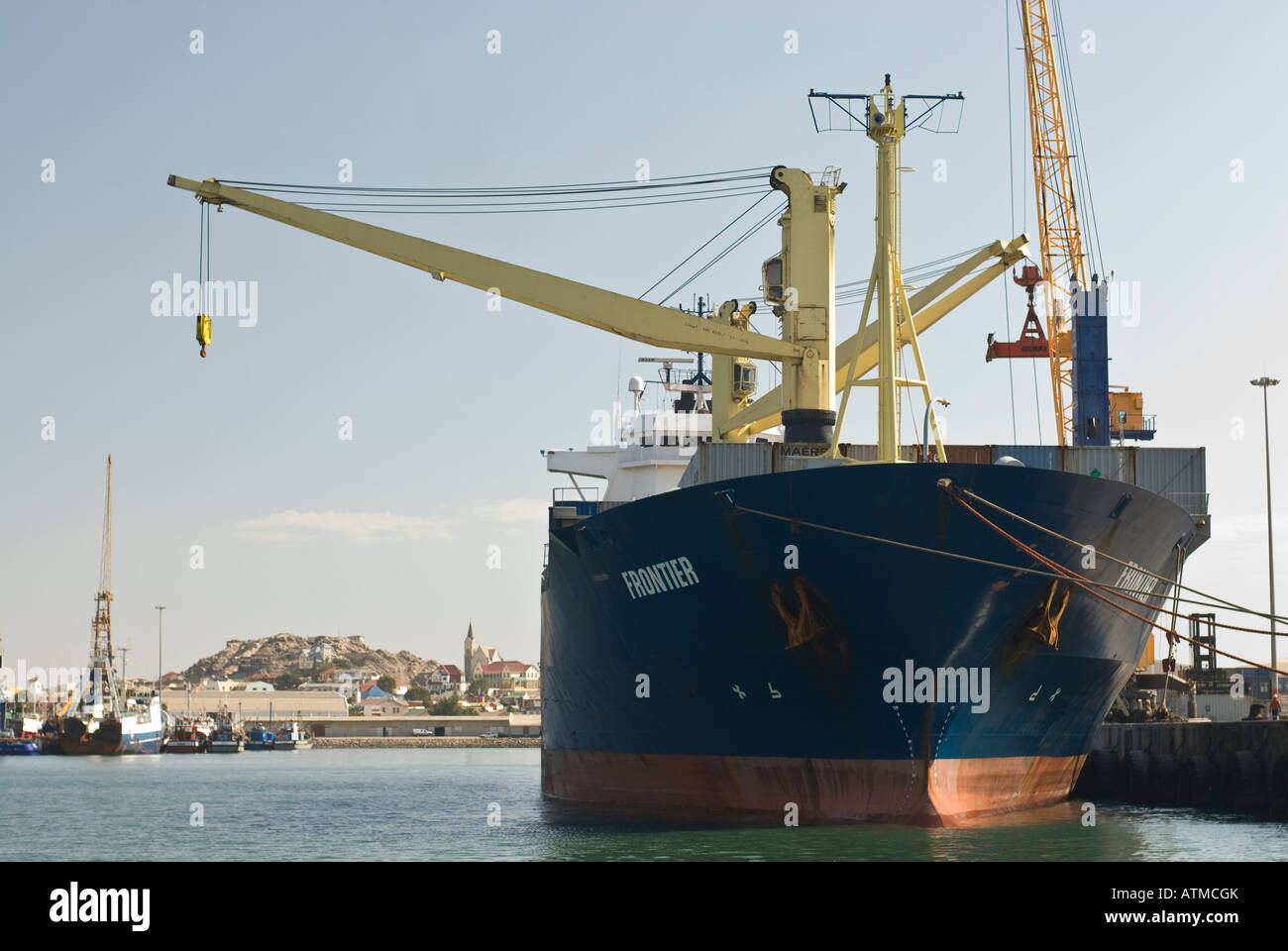 Container ship loading hi-res stock photography and images - Alamy