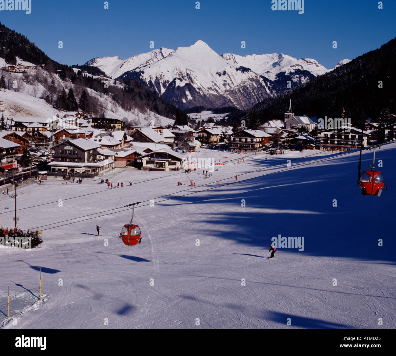 Les gets resort hi-res stock photography and images - Alamy