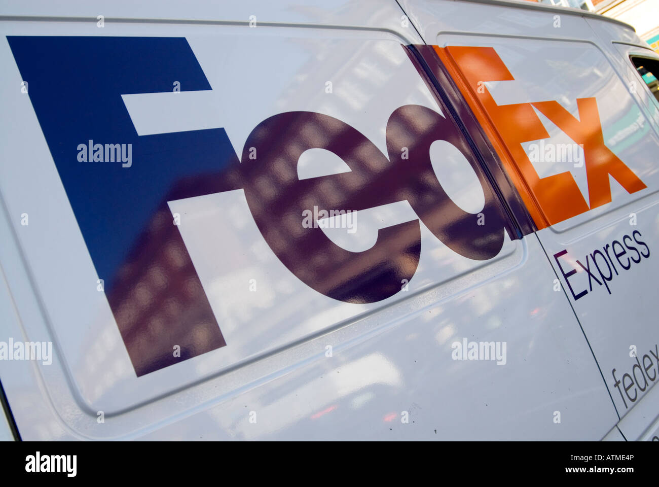 Uk fedex hi-res stock photography and images - Alamy