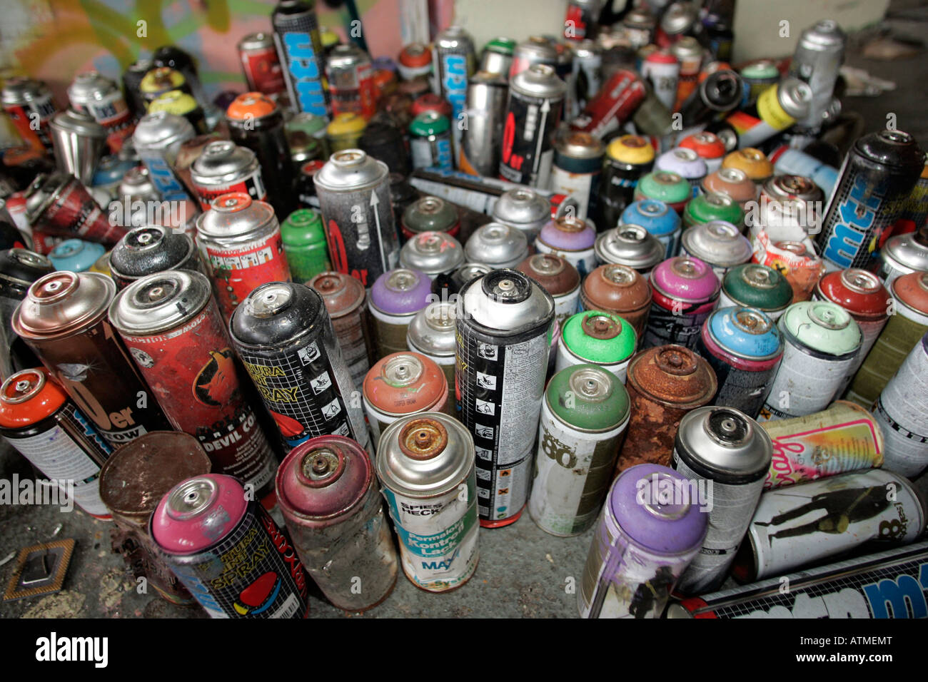Spray can caps hi-res stock photography and images - Alamy