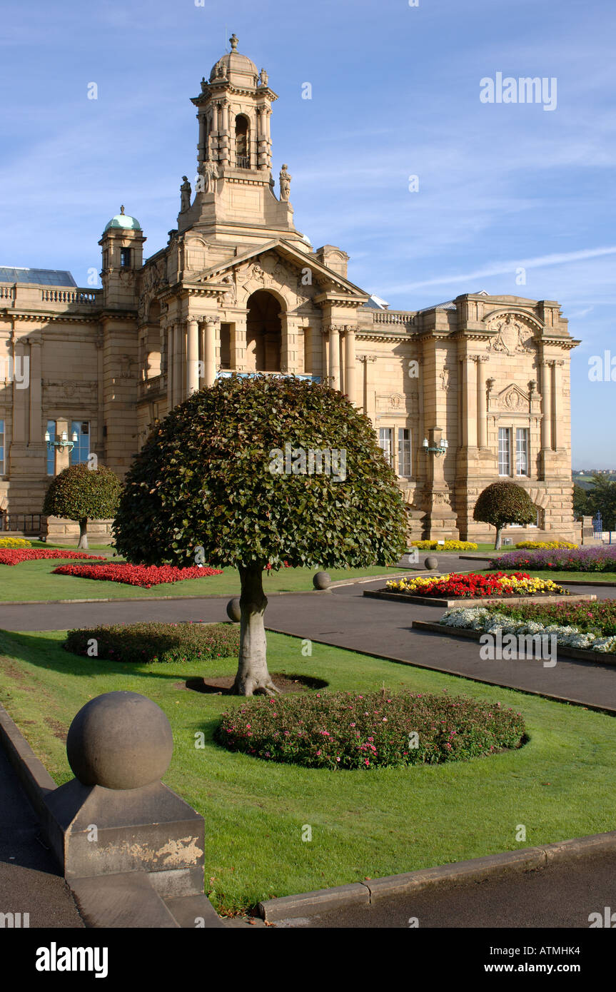 Cartwright Hall museum and art gallery, Bradford, Yorkshire, England ...