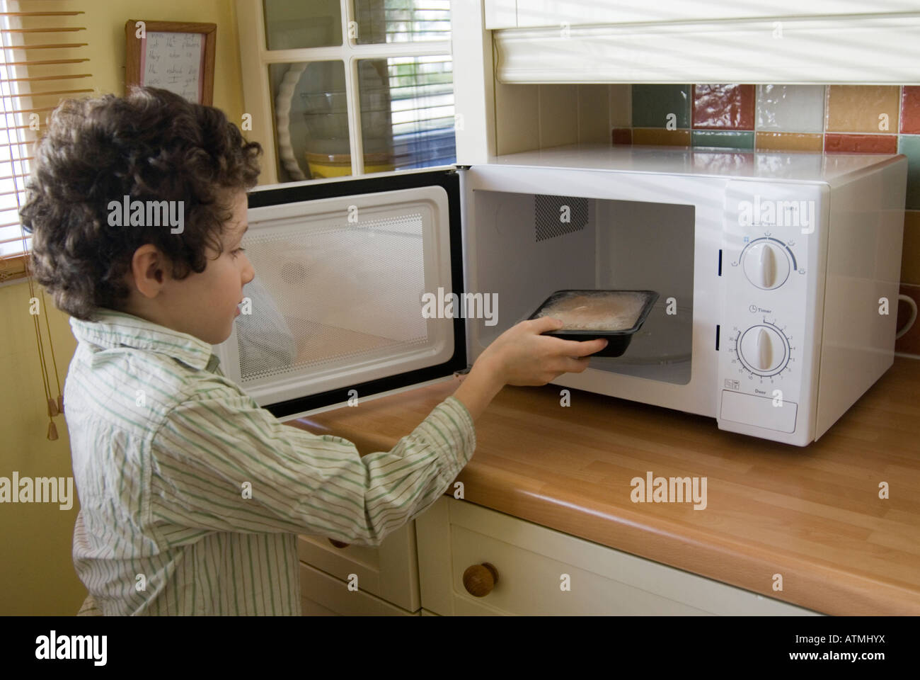 Microwave Oven Stock Photos & Microwave Oven Stock Images - Alamy