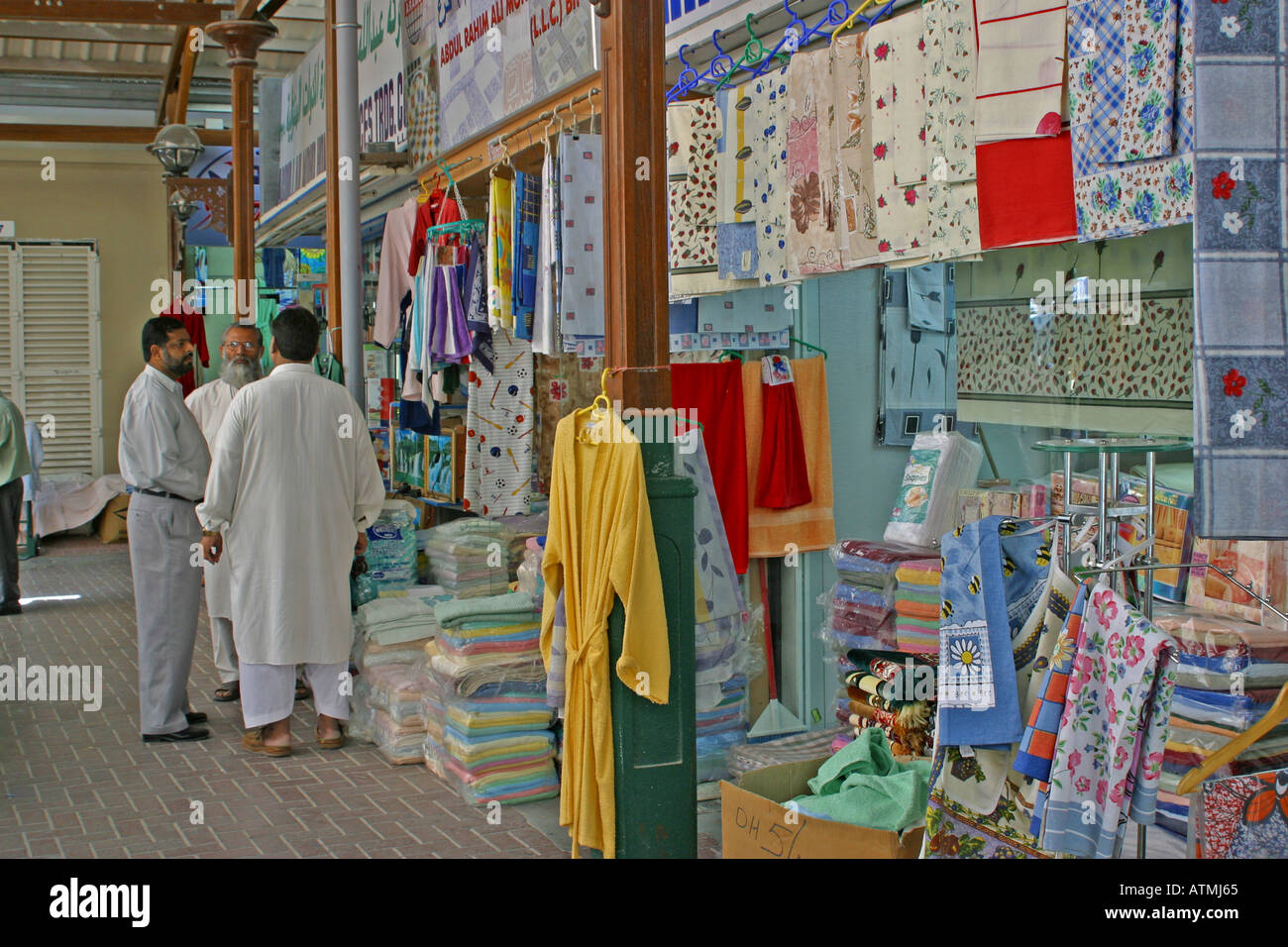 Textile bazaar / Dubai Stock Photo - Alamy