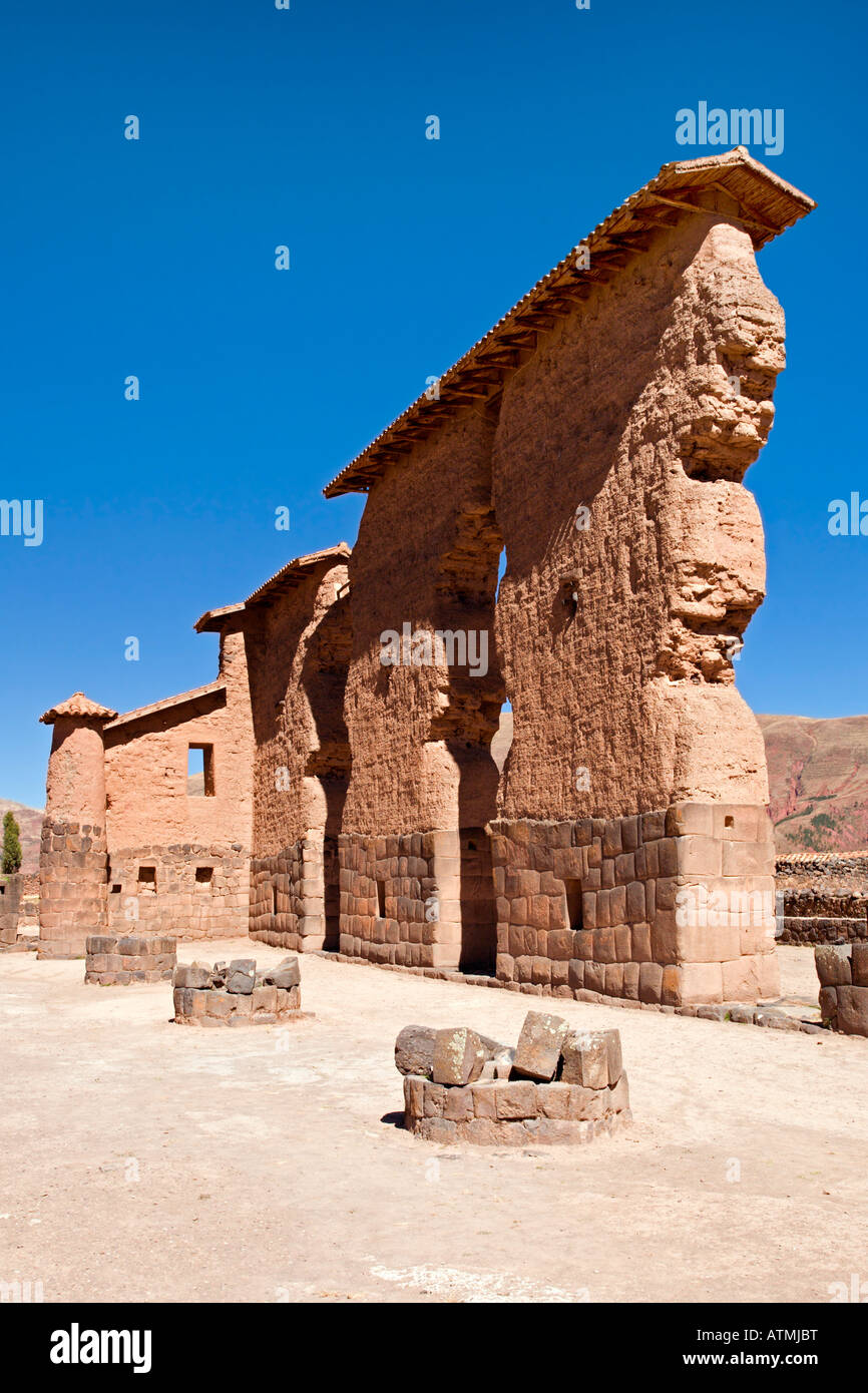 Raqchi: Inca Ruins Stock Photo - Alamy