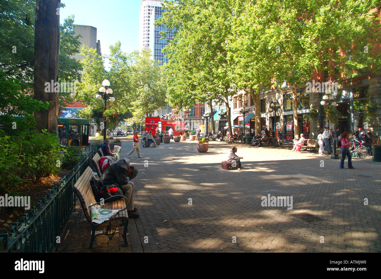 Homeless people in Seattle s Pioneer square Stock Photo - Alamy