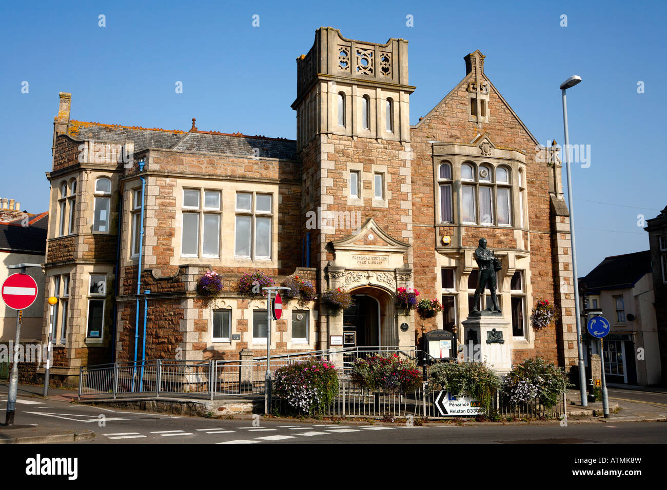 Camborne Library and the statue of Richard Trevithick Stock Photo - Alamy