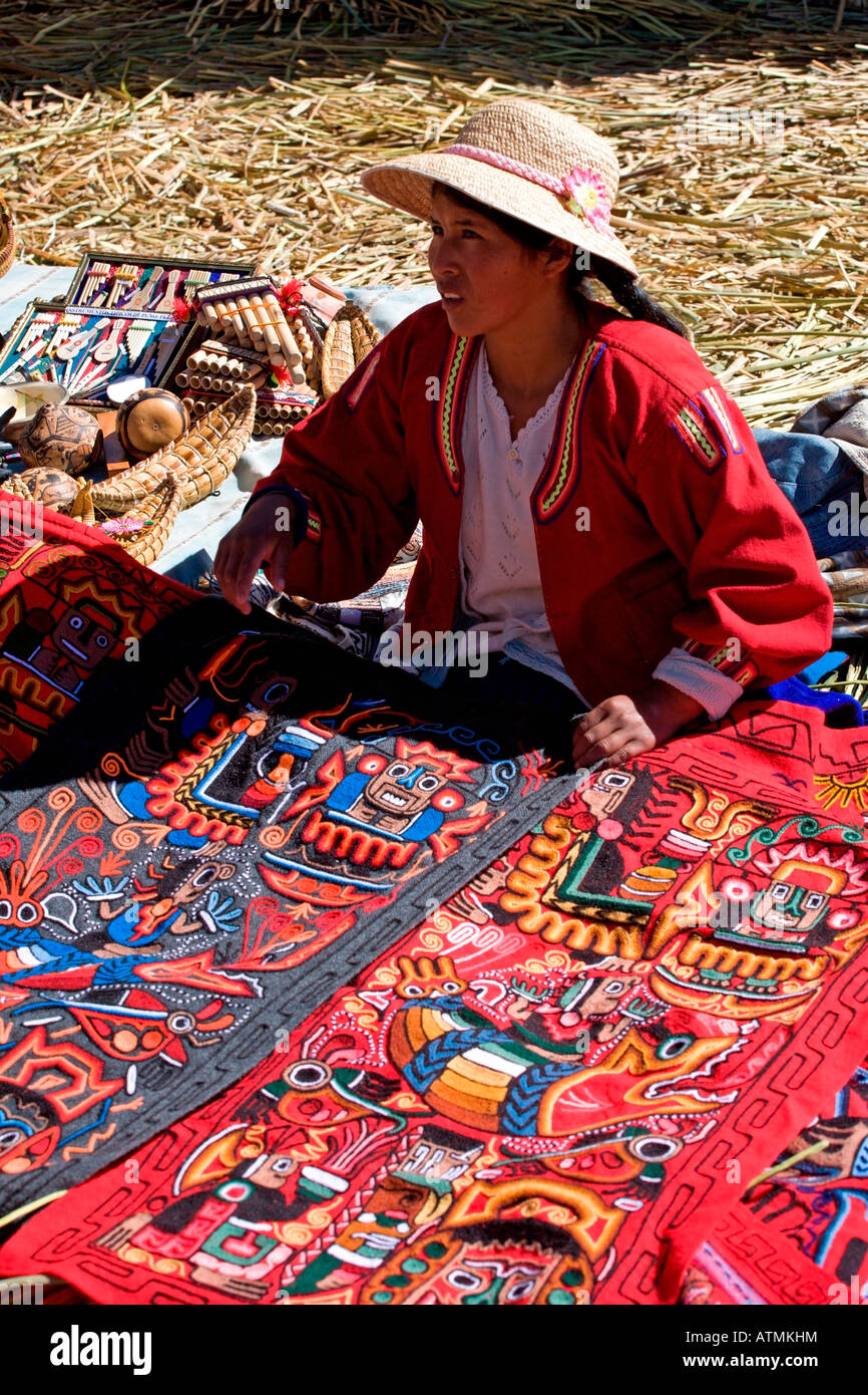 Lake Titicaca: Uros Islands: Local Handicraft Worker Stock Photo - Alamy