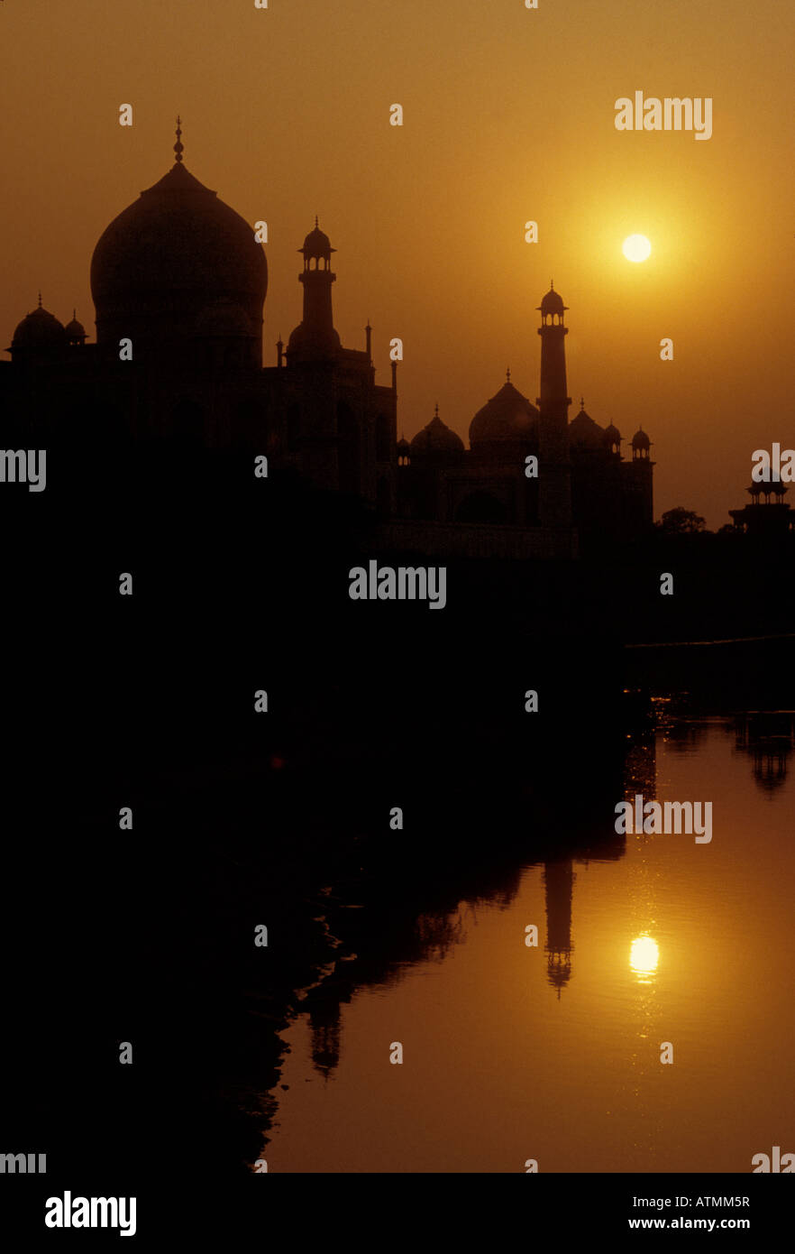 Taj Mahal reflection of sunset Stock Photo - Alamy
