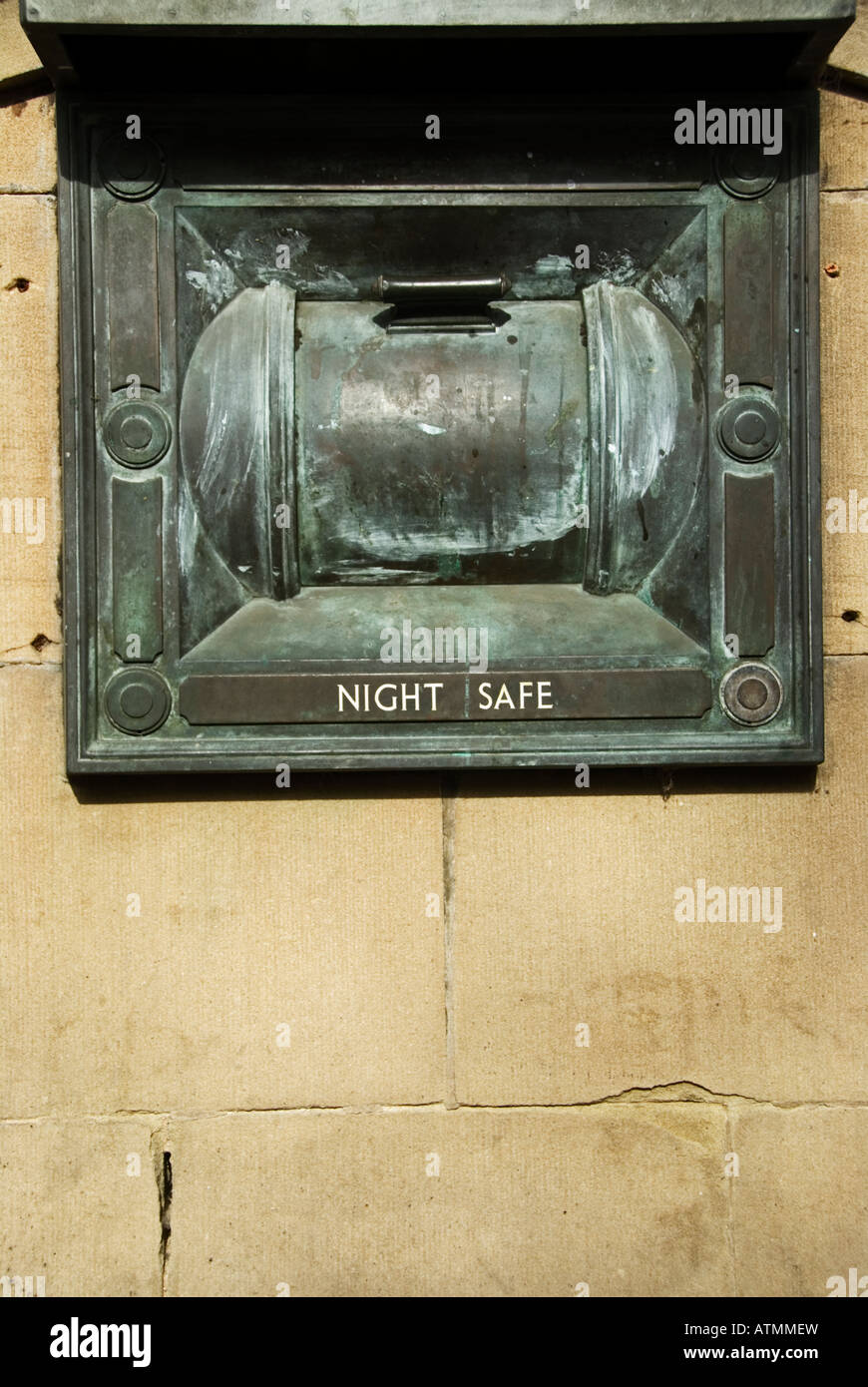 Night deposit box hi-res stock photography and images - Alamy