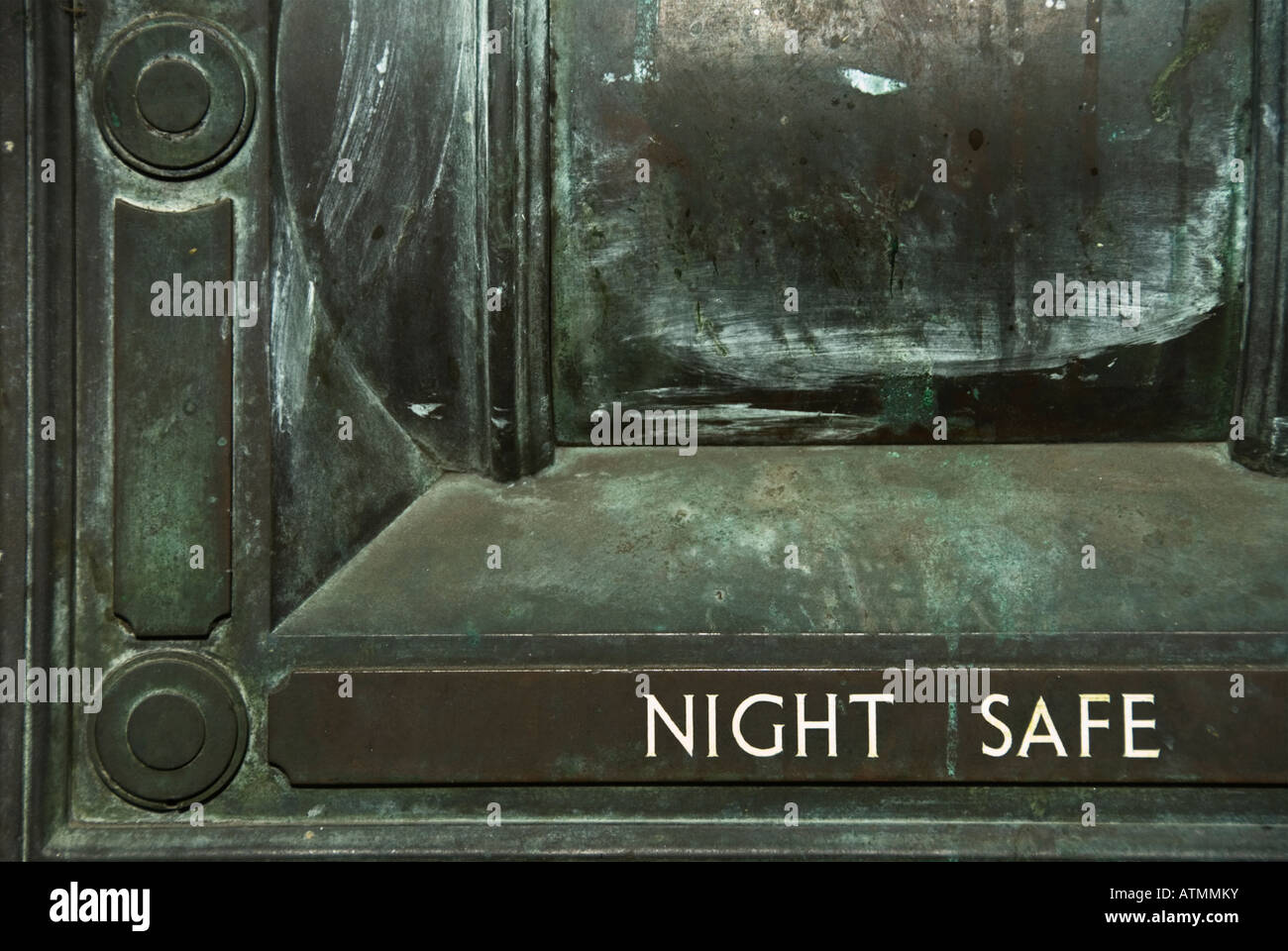 Night deposit box hi-res stock photography and images - Alamy