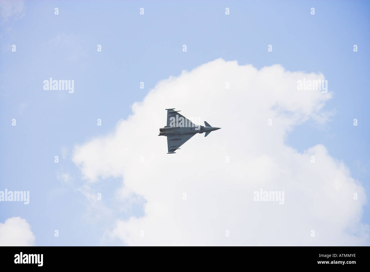 RAF Typhoon Eurofighter banking away in flight Stock Photo - Alamy