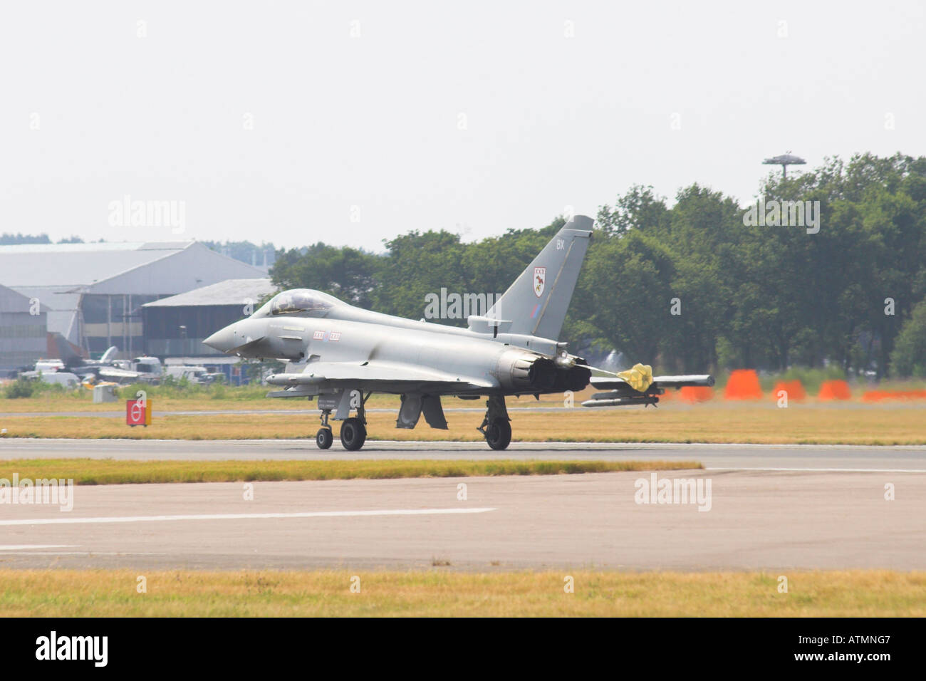 Drag chute hi-res stock photography and images - Alamy