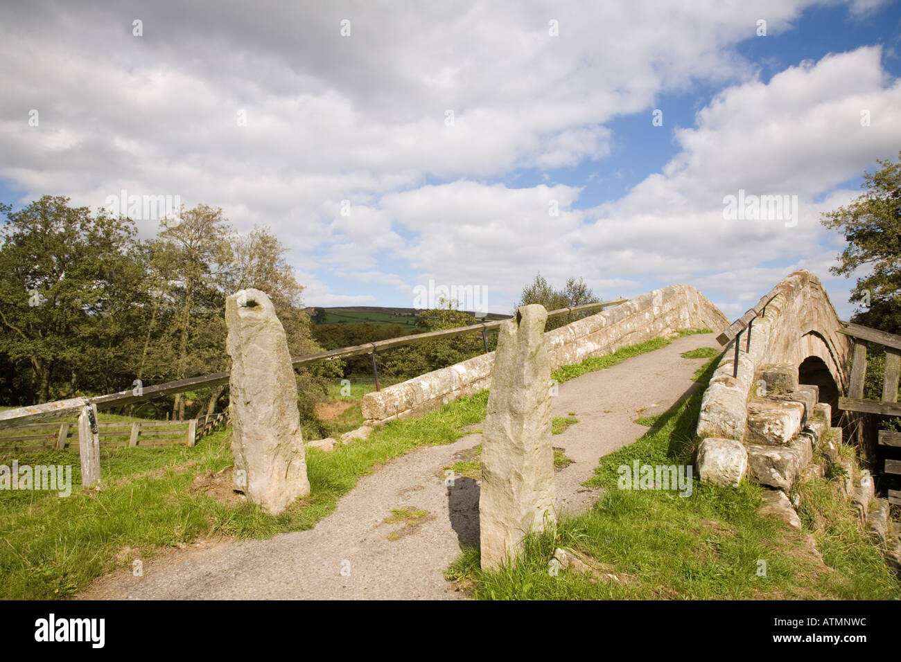 Duck Bridge 14th Century Packhorse Bridge over River Esk in Esk Dale in ...
