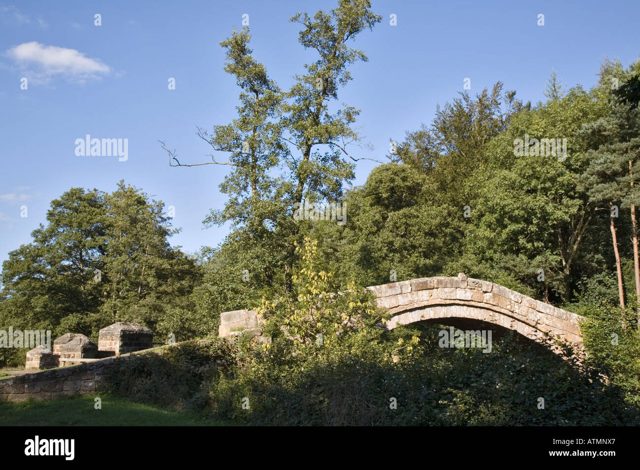 "Beggar's Bridge" packhorse bridge built 1620 by "Thomas Ferris" over ...