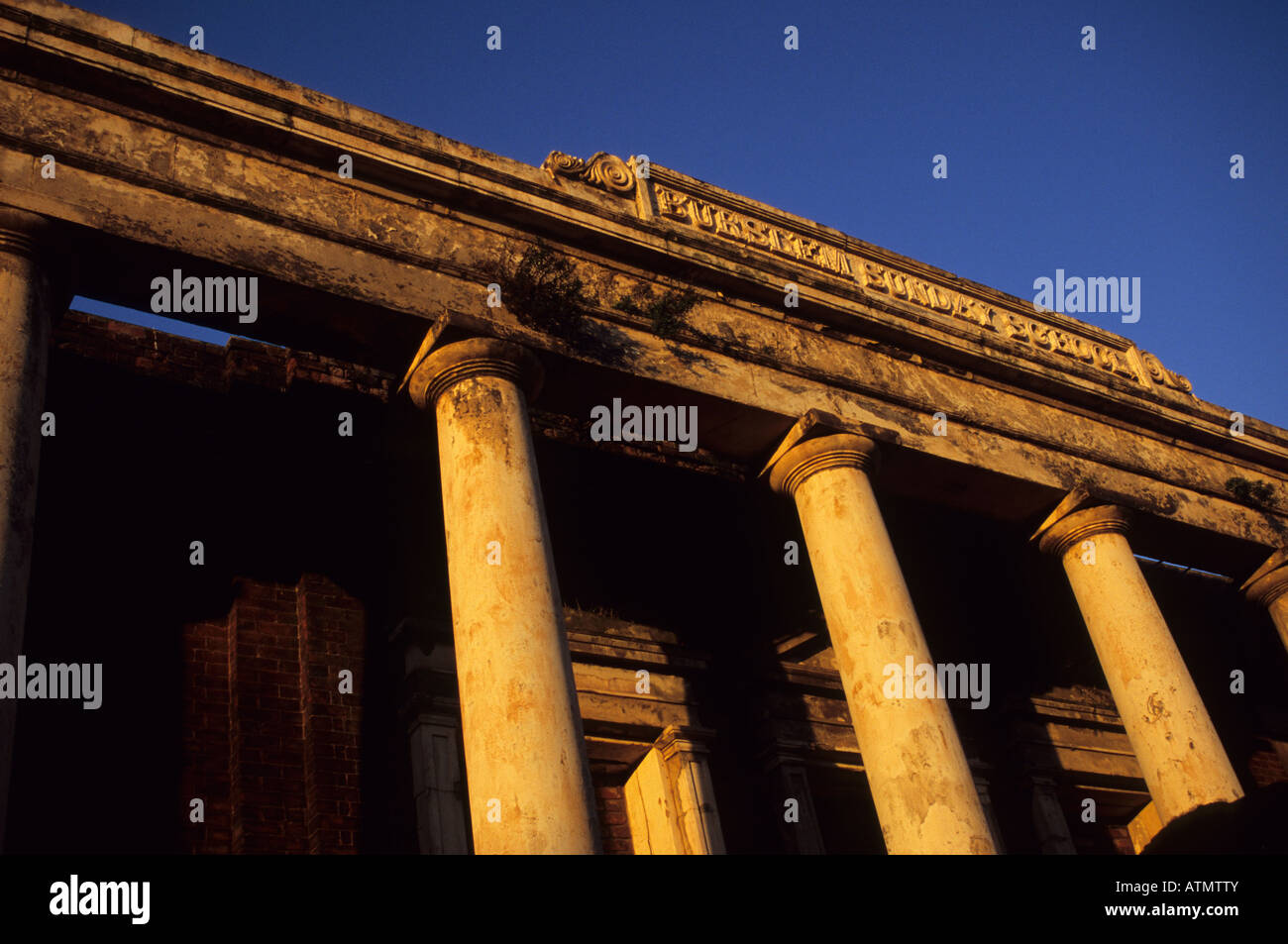 Sunday school building hi-res stock photography and images - Alamy