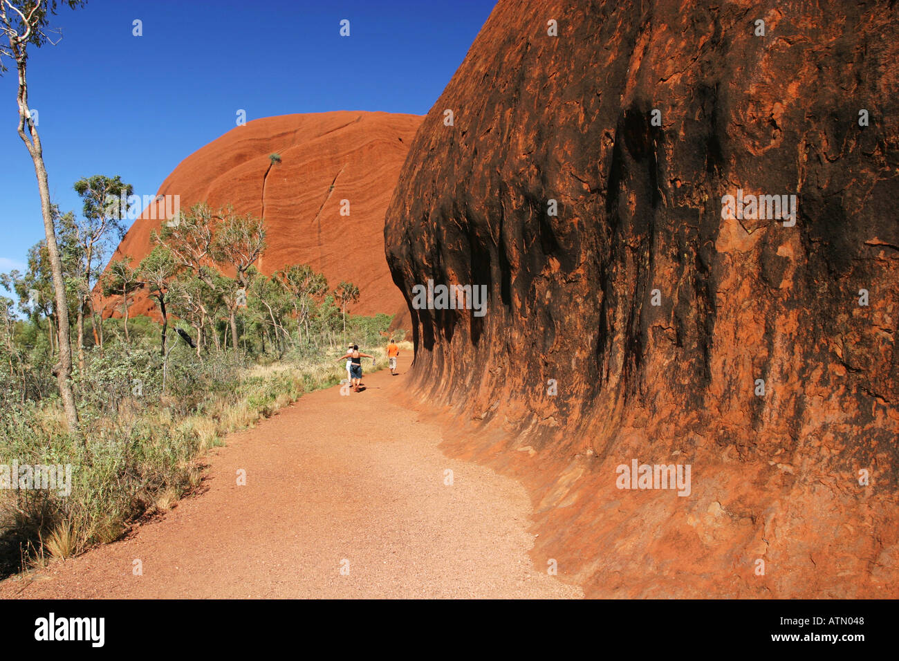 Tourists on uluru hi-res stock photography and images - Alamy