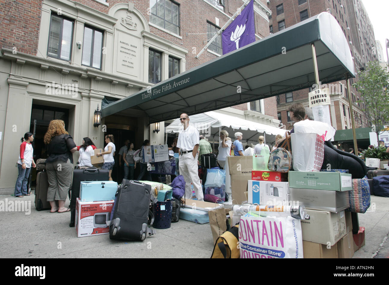 New students moving into Rubin Hall,New York University Stock Photo - Alamy