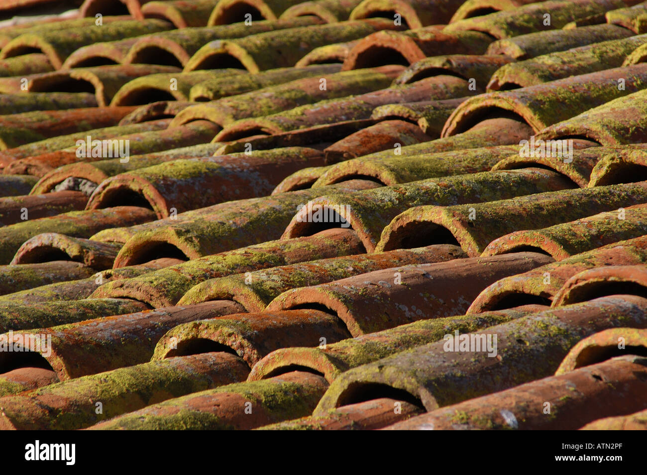 Santa barbara california red roof hi-res stock photography and images ...