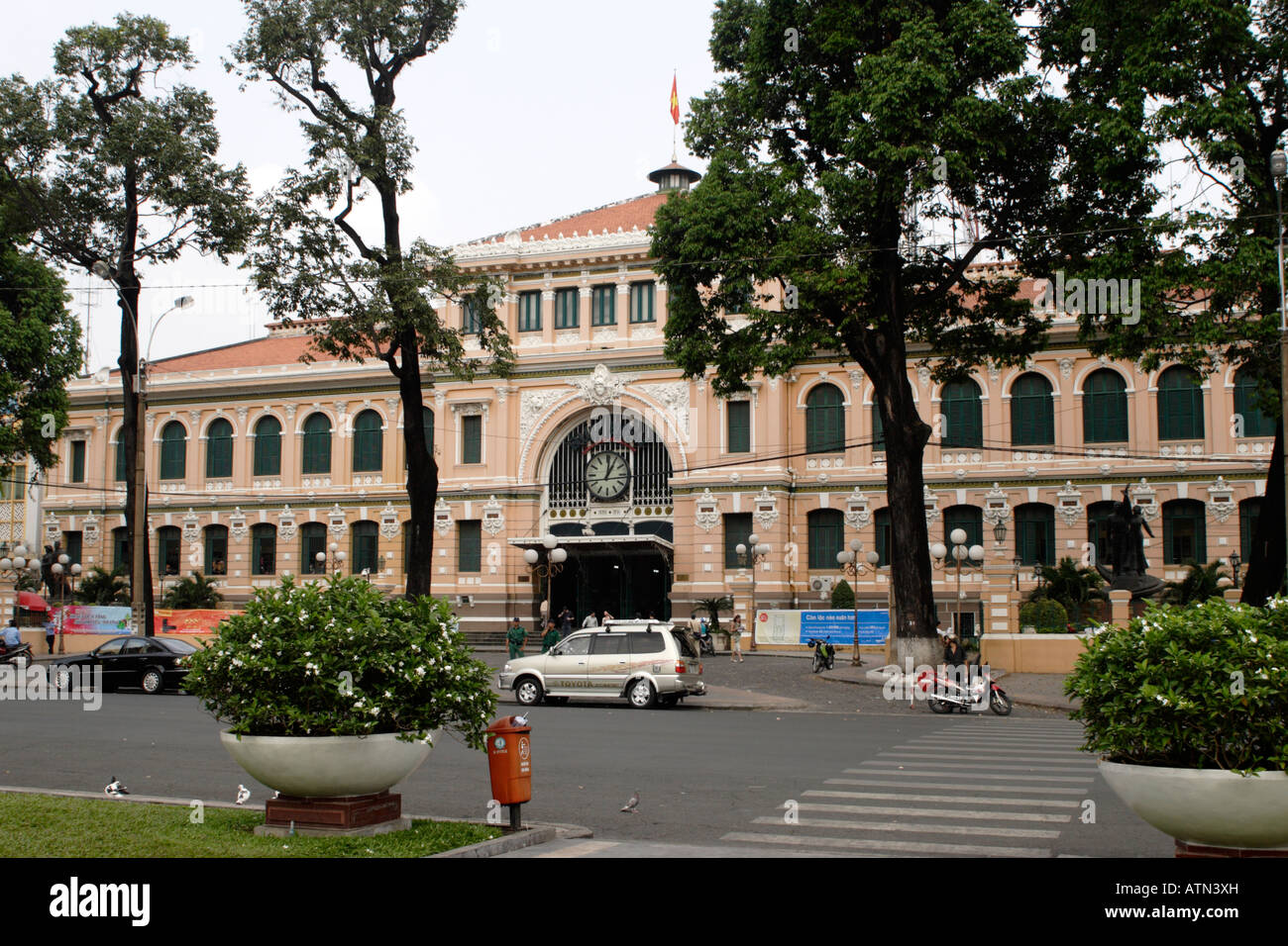 Post Office in Saigon Ho Chi Minh City Vietnam Stock Photo - Alamy