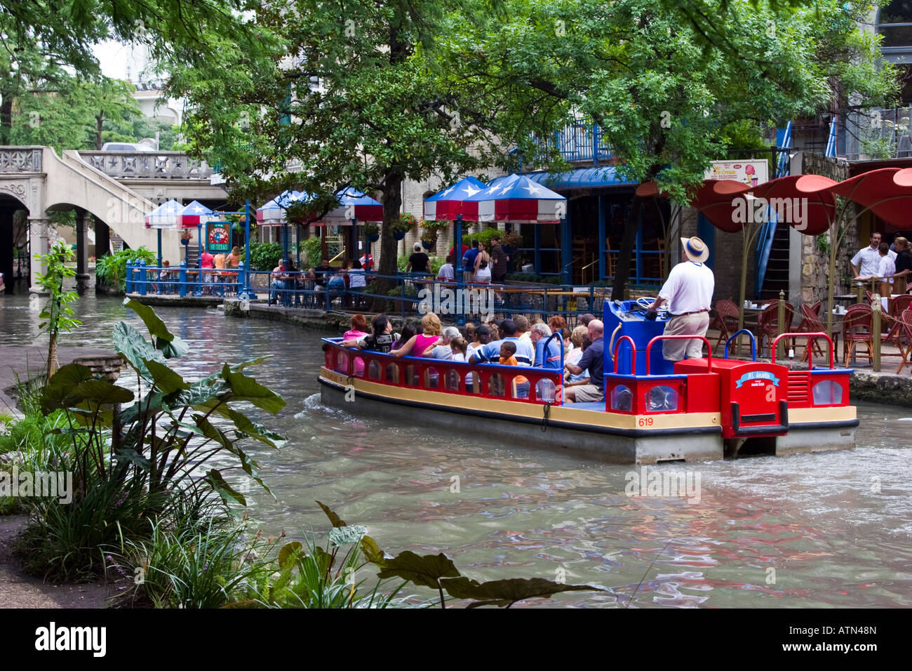 San antonio river cruise hi-res stock photography and images - Alamy