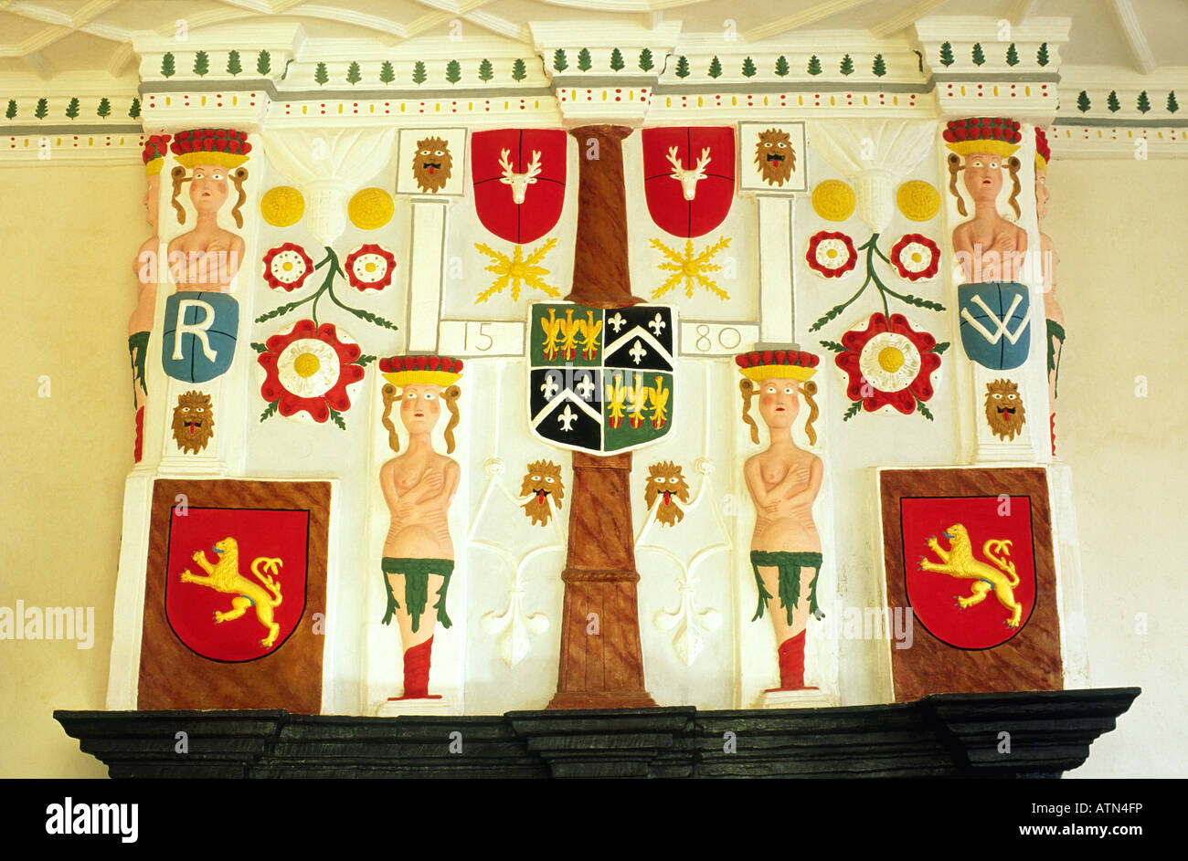 Elizabethan interior room hi-res stock photography and images - Alamy