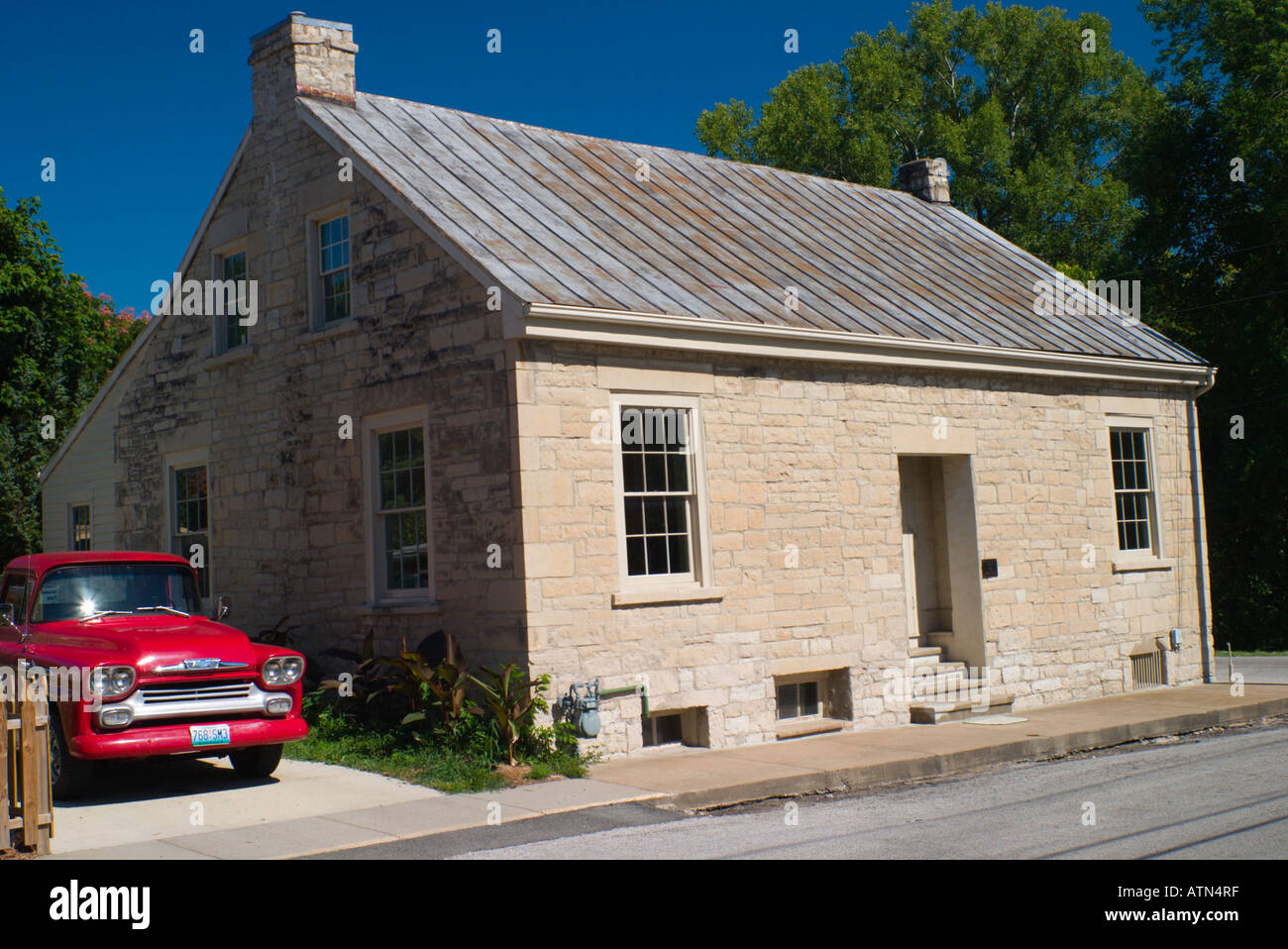 Limestone building hi-res stock photography and images - Alamy
