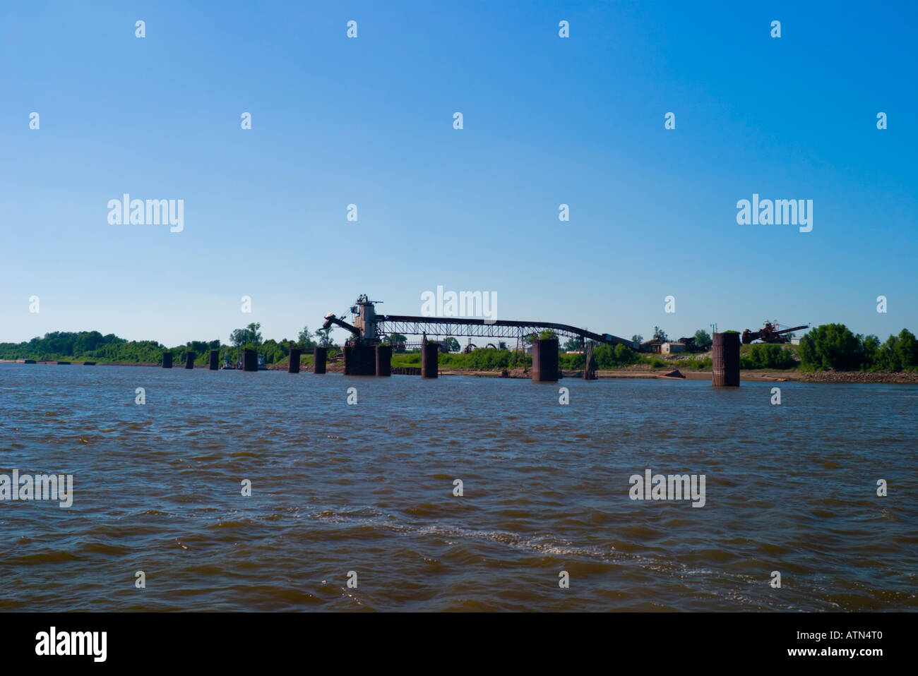 Mississippi River Grain loading dock Stock Photo - Alamy