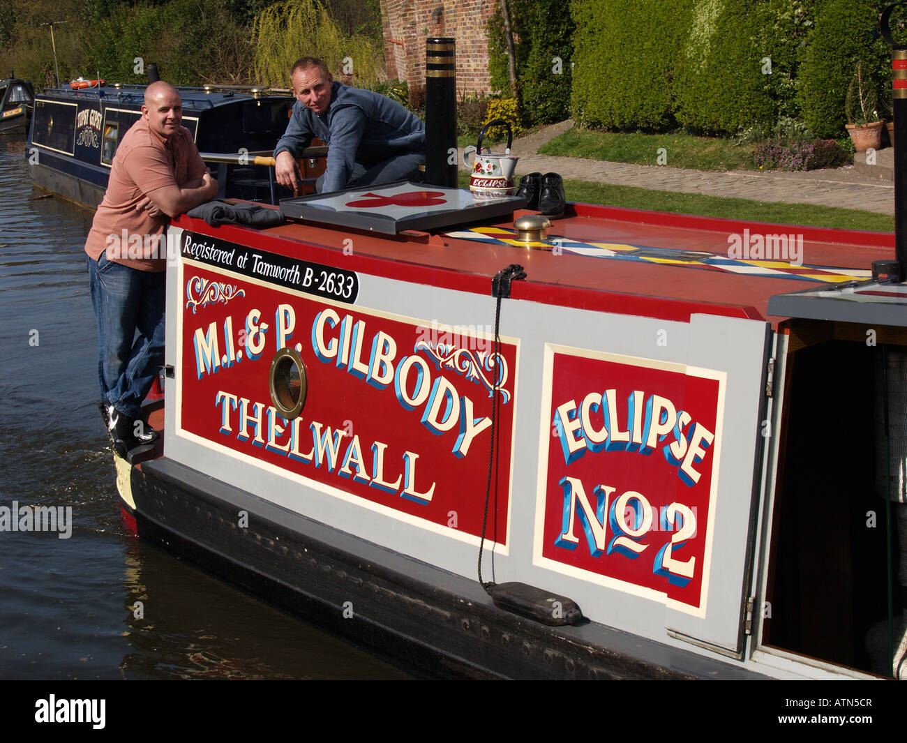 canal river narrow house boat leisure craft moored Stock Photo - Alamy