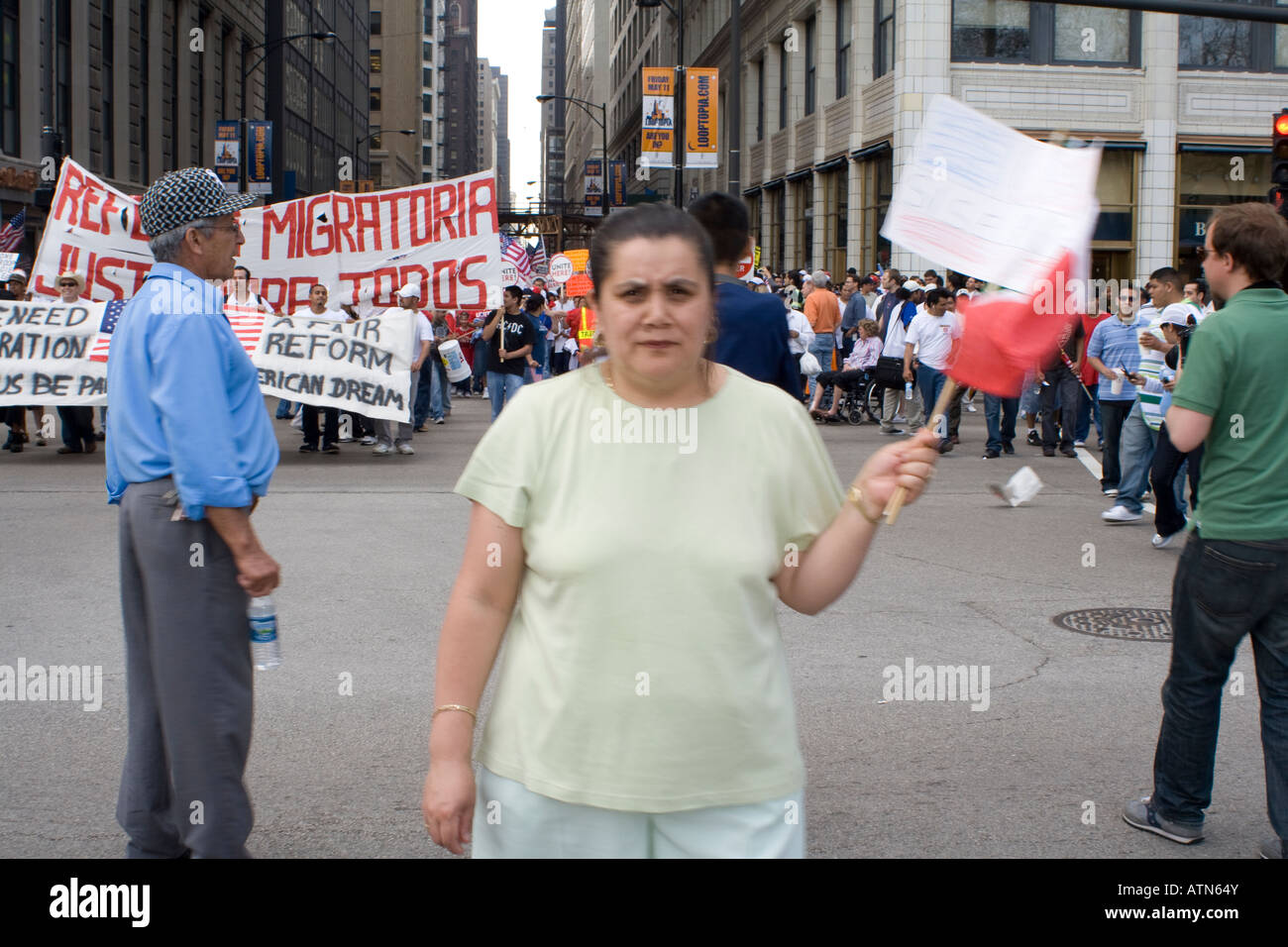 Immigrant crowd waving american flag hi-res stock photography and ...