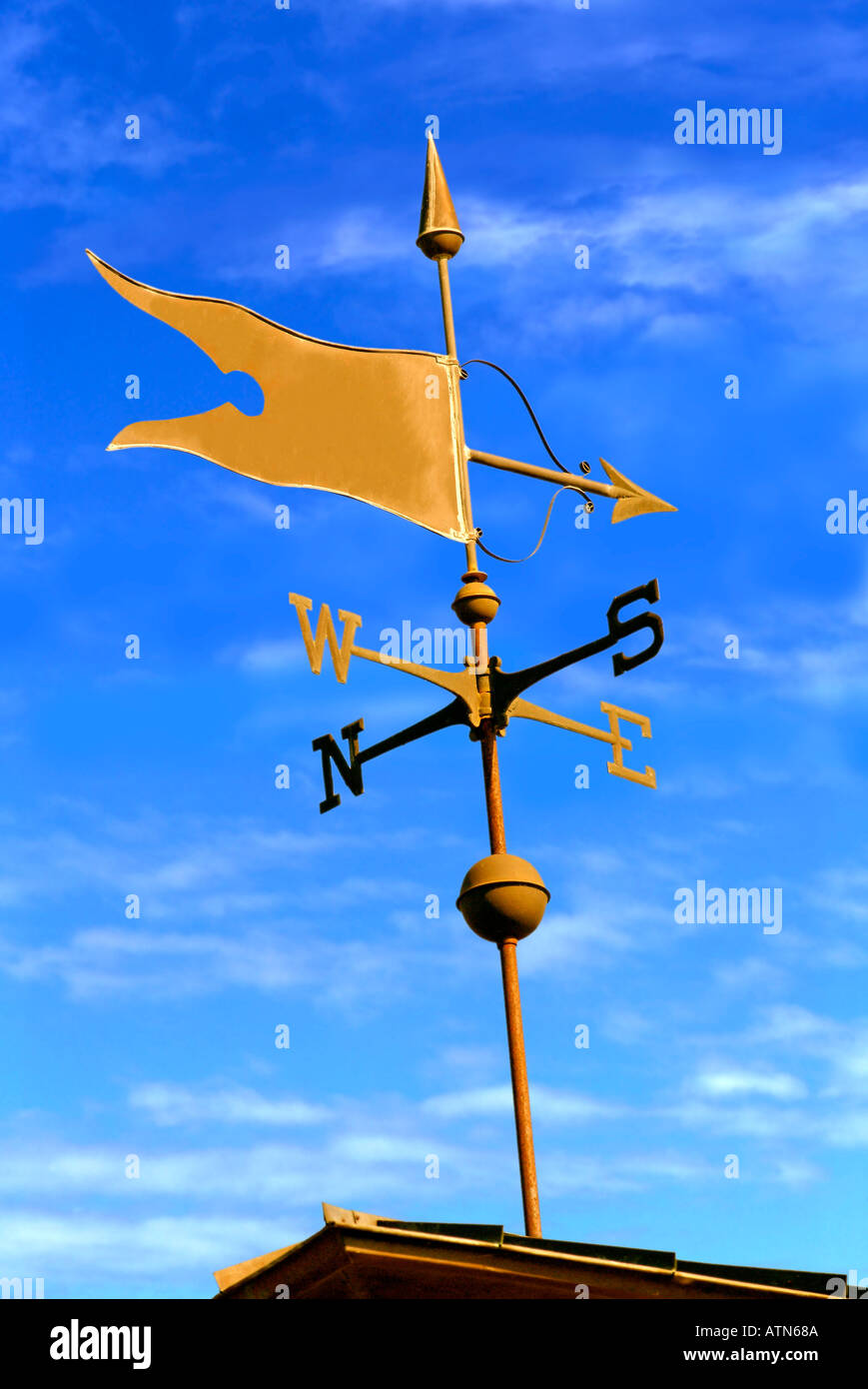 Gold weathervane hi-res stock photography and images - Alamy
