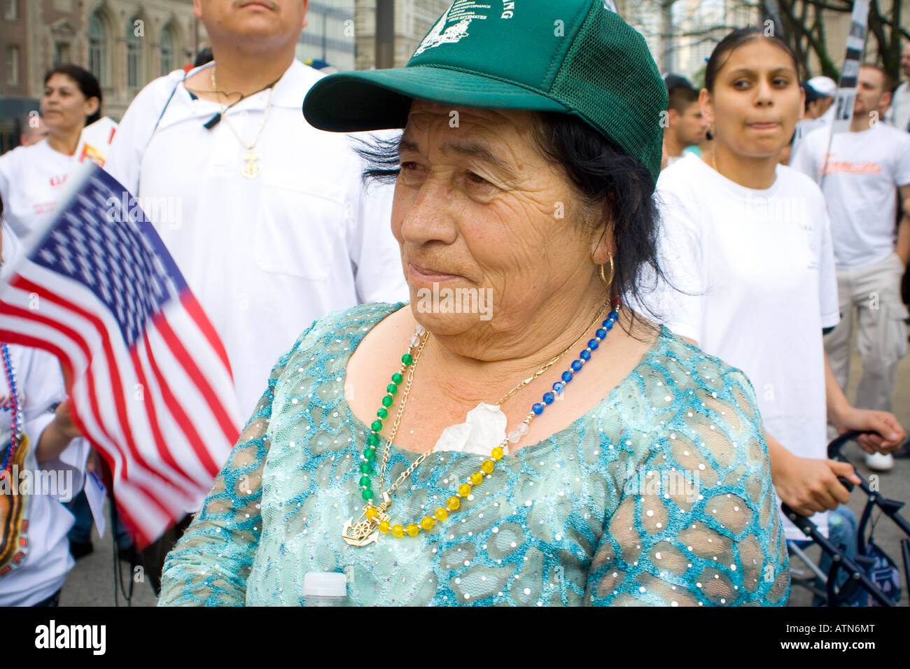 Celebration in downtown chicago mexican hi-res stock photography and ...