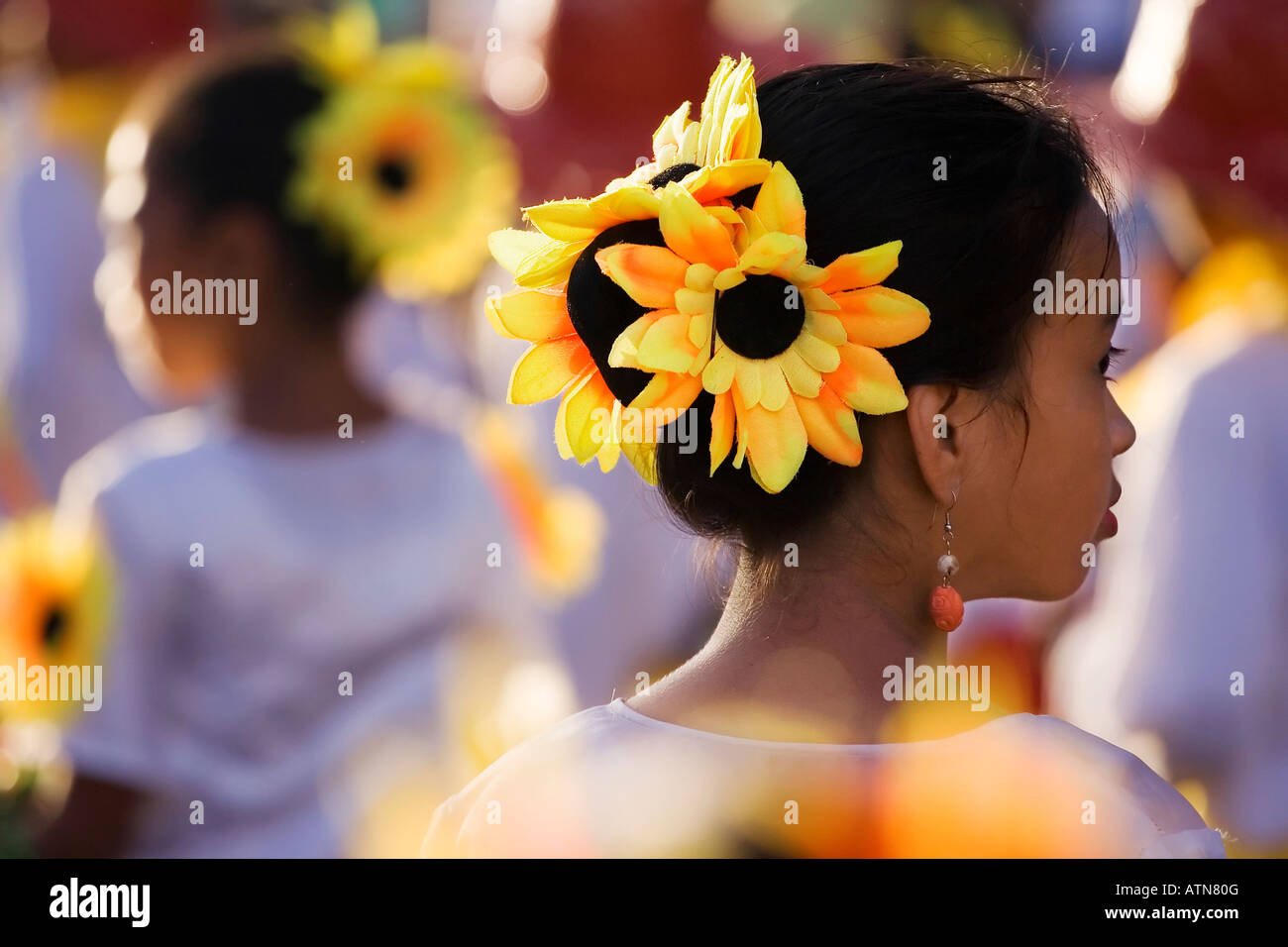 A festival dancer during Sinulog Stock Photo - Alamy