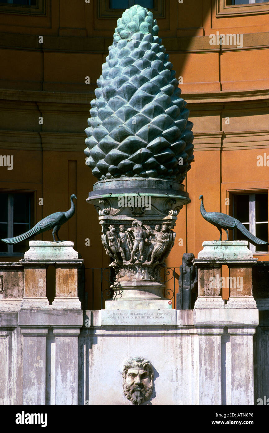 Pinecone courtyard vatican museums hi-res stock photography and images ...
