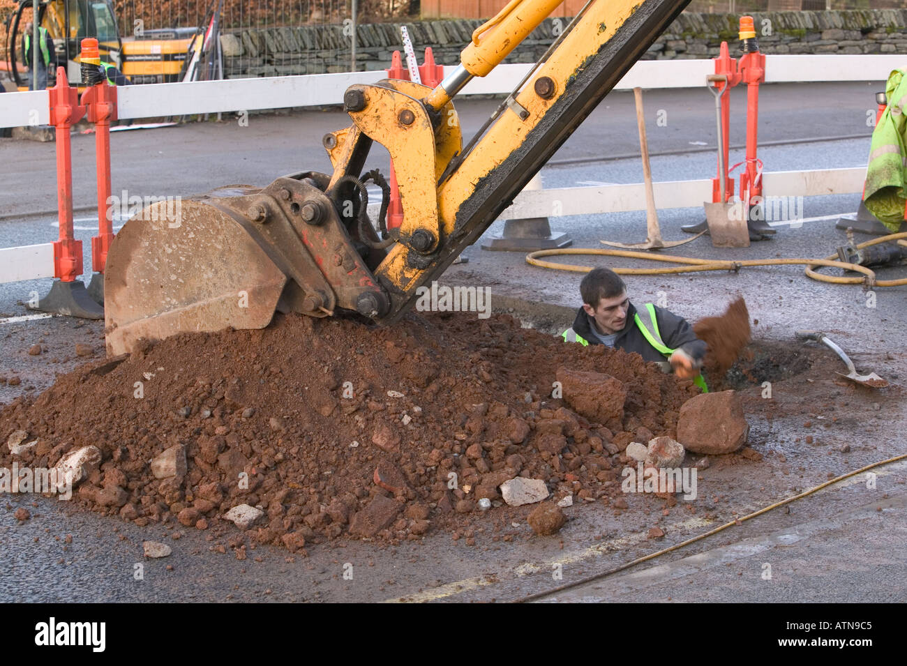 Roadworkers hi-res stock photography and images - Alamy