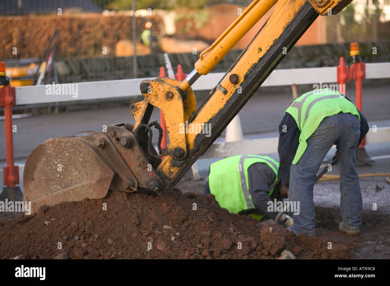 Roadworkers hi-res stock photography and images - Alamy