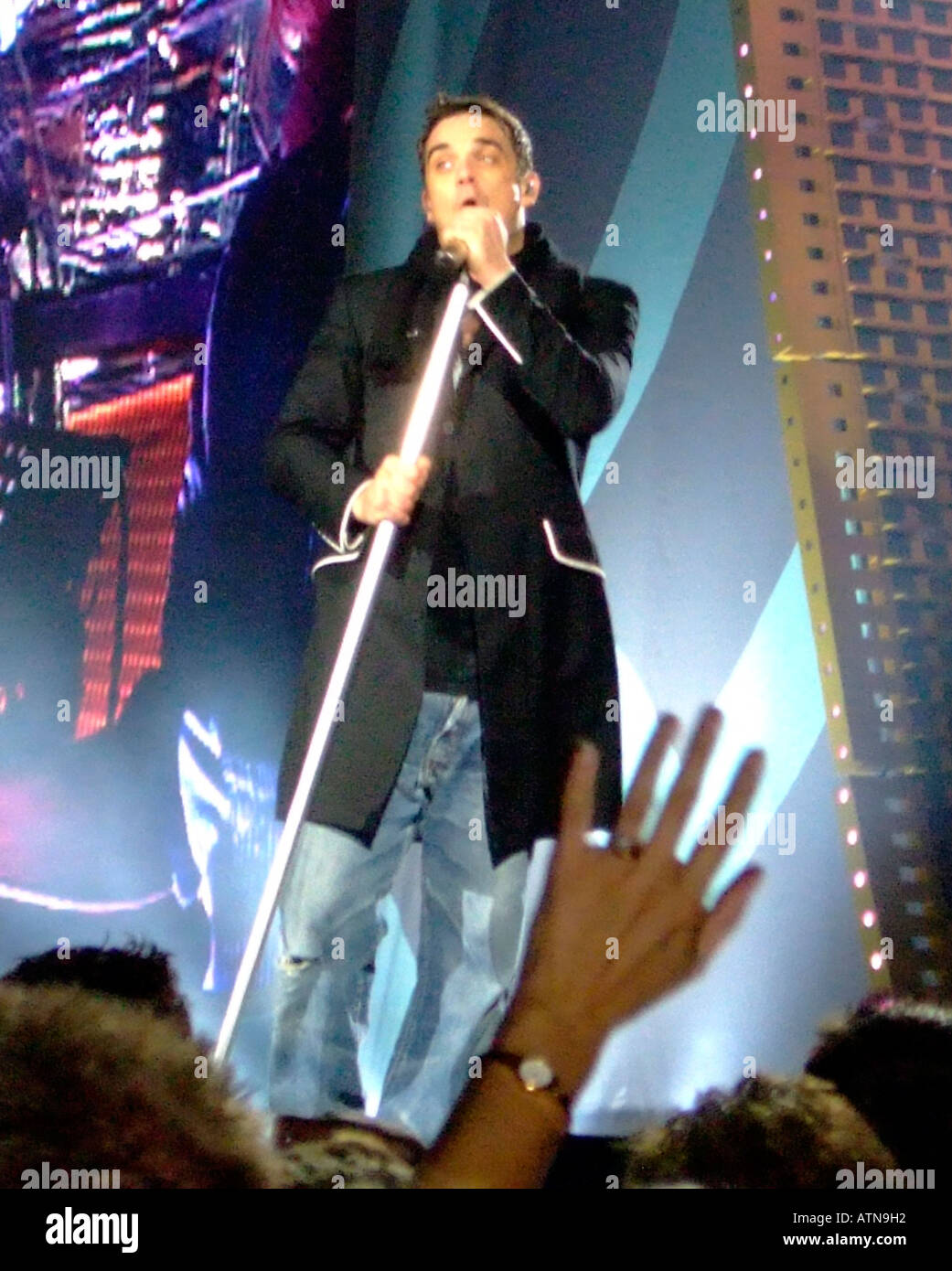 Robby Wiliams singer Stock Photo - Alamy