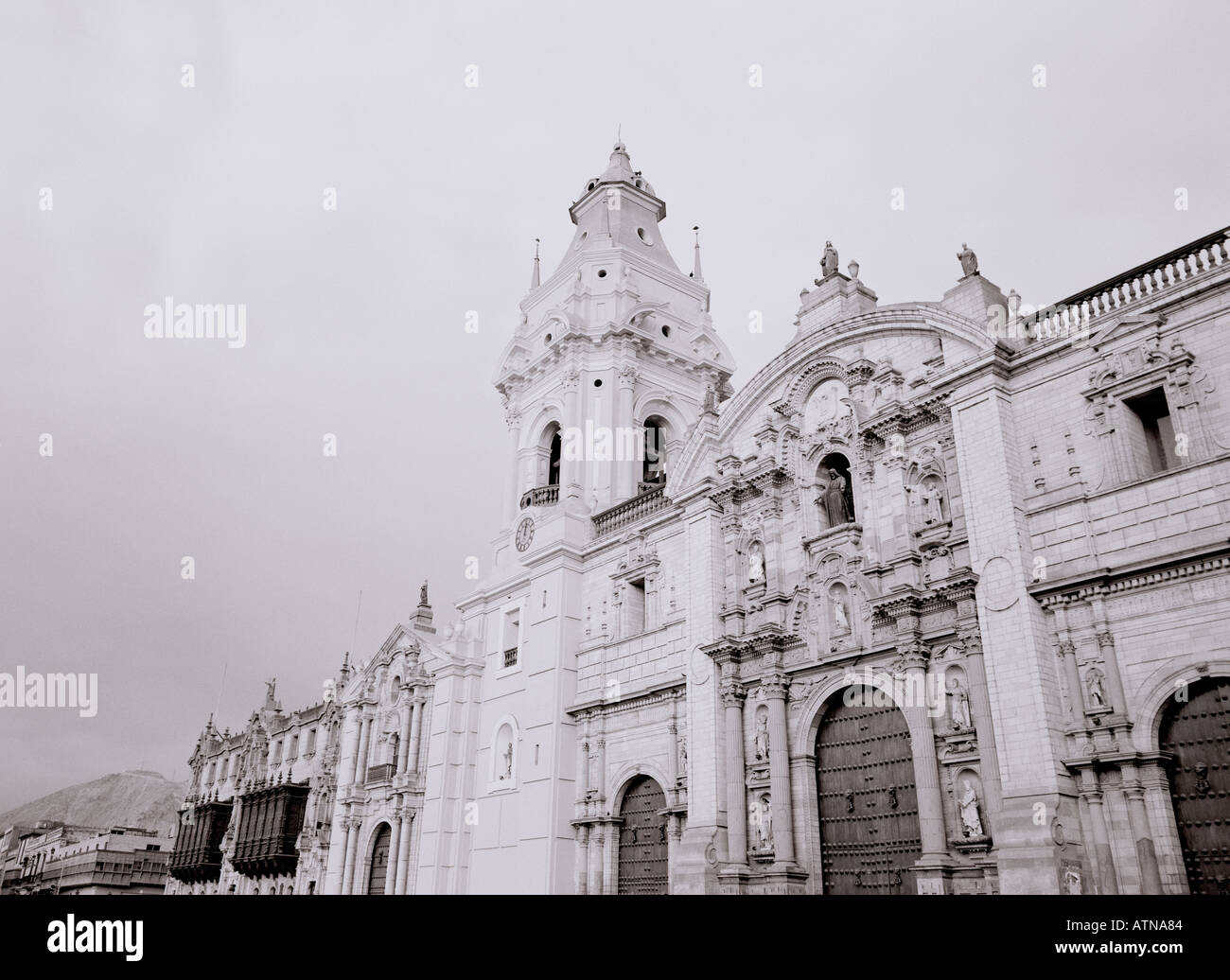 Lima presidential palace hi-res stock photography and images - Alamy