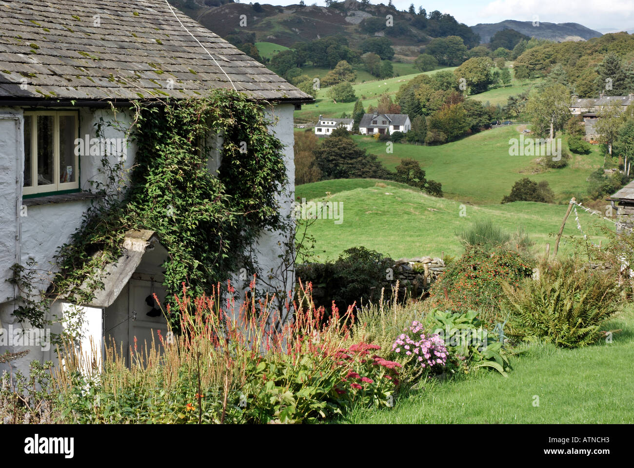 Cottage little langdale lake district hi-res stock photography and ...