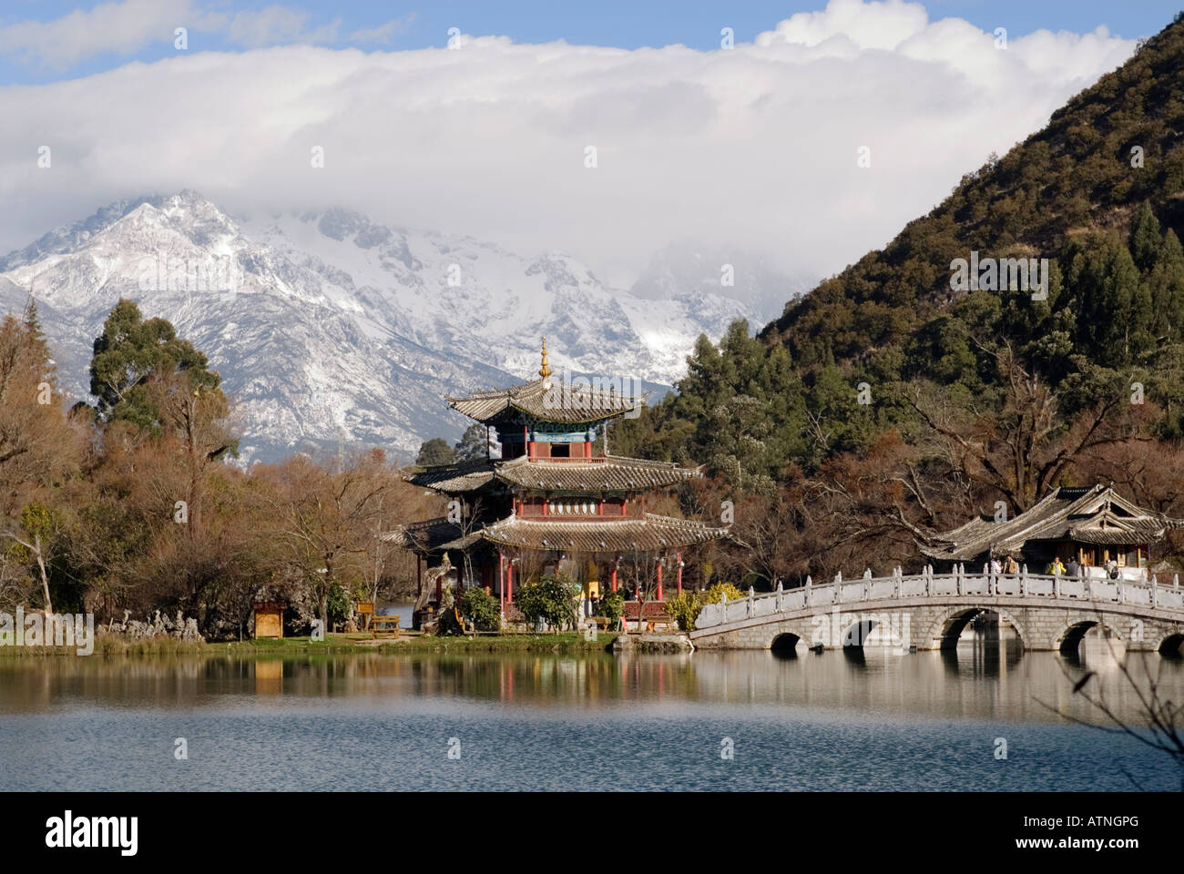 China, Lijiang, Black Dragon Pool Park, Heilongtan Gongyuan, Yunnan ...
