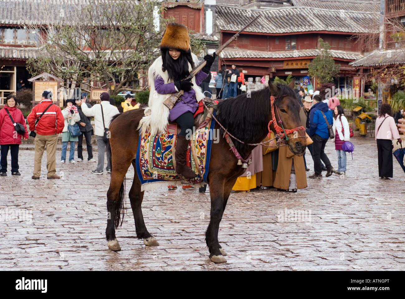 Chinese young woman riding horse hi-res stock photography and images ...