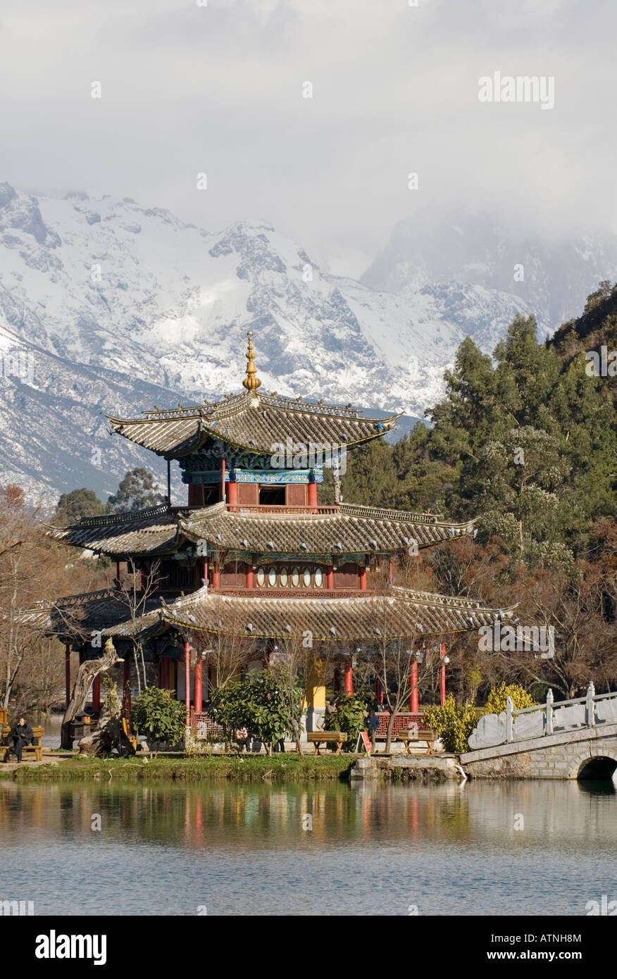 China, Lijiang, Black Dragon Pool Park, Deyue Pavilion, Heilongtan ...