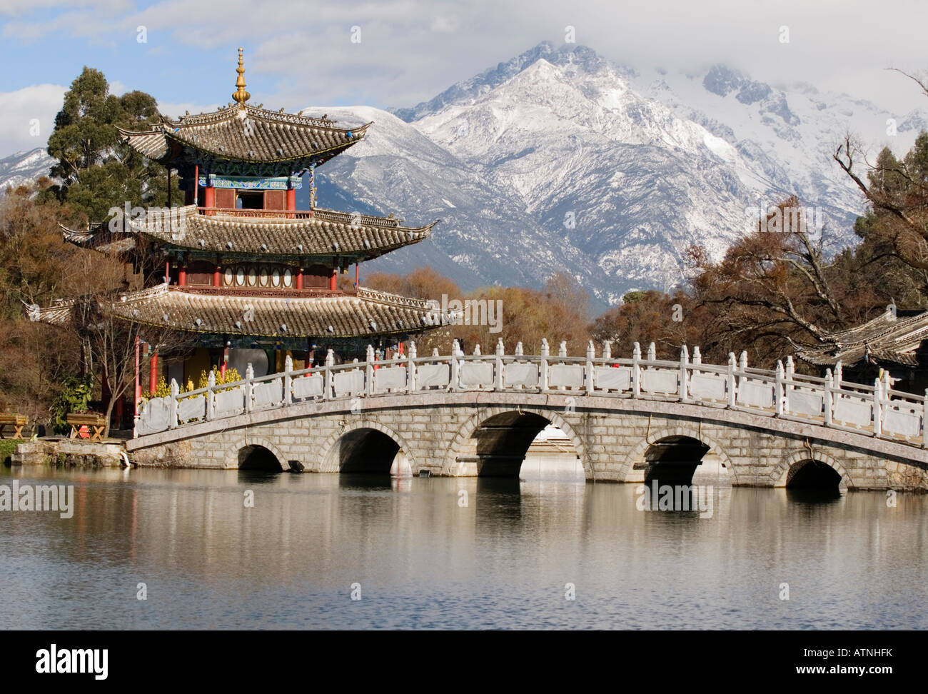 China, Lijiang, Black Dragon Pool Park, Heilongtan Gongyuan, Yunnan ...