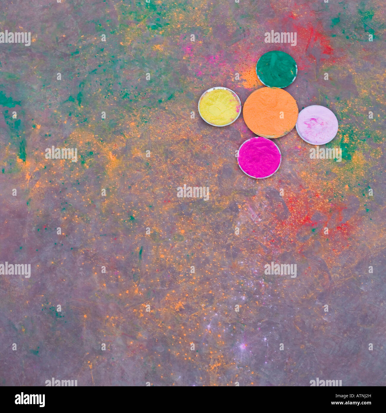 Five plates hi-res stock photography and images - Alamy