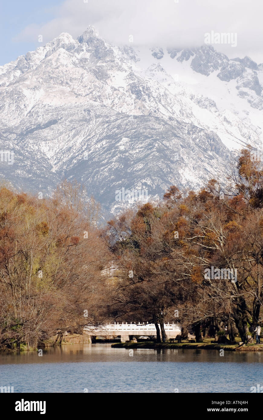 China, Lijiang, Black Dragon Pool Park, Heilongtan Gongyuan, Yunnan ...