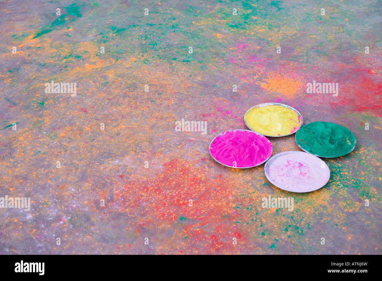Powder paints in plates Stock Photo - Alamy