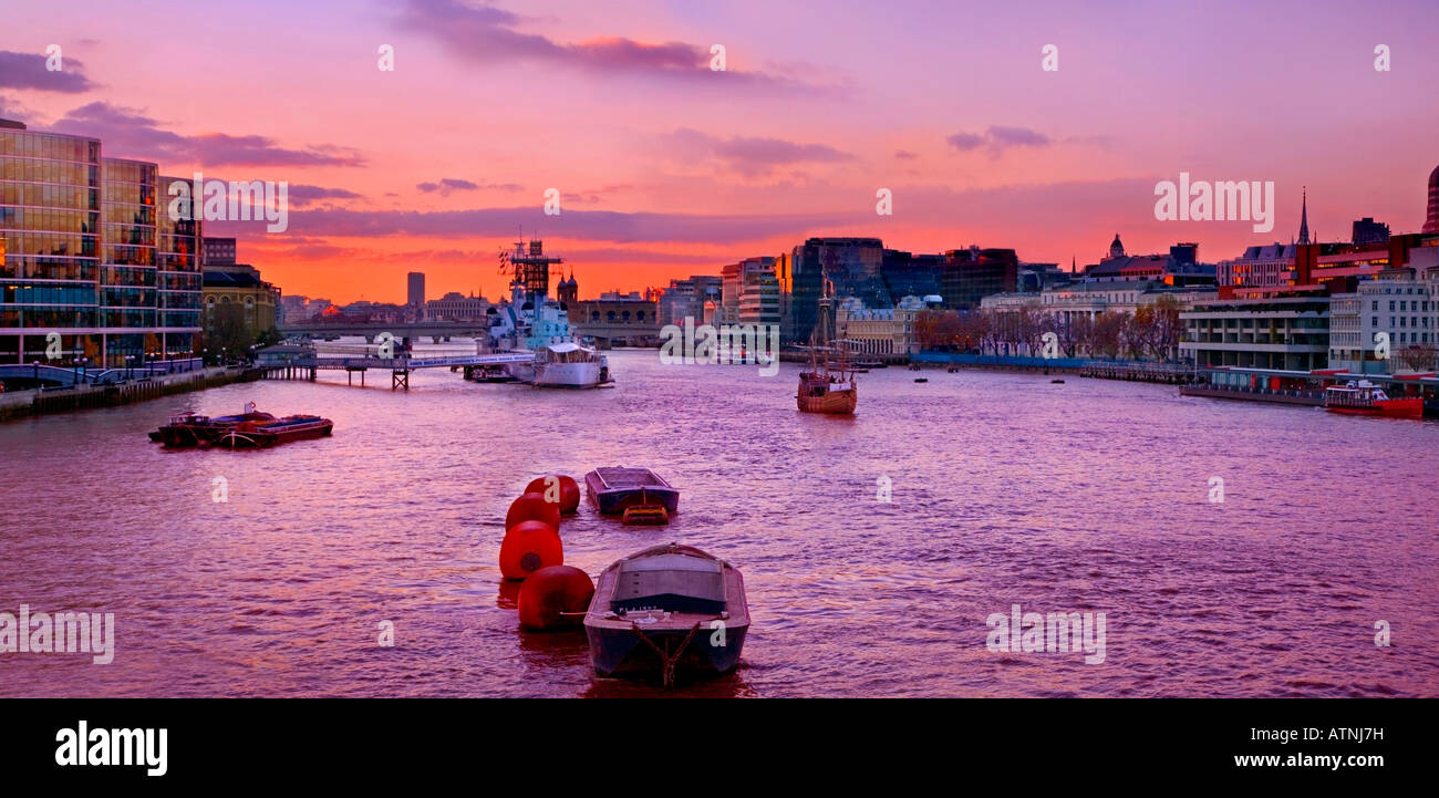 River thames peacful hi-res stock photography and images - Alamy