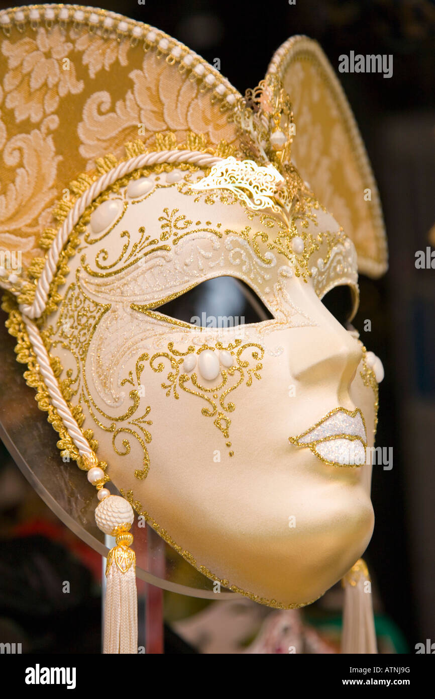 Impressive store window display hi-res stock photography and images - Alamy