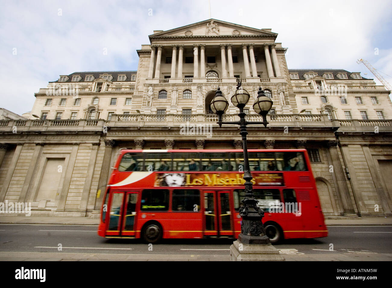 Bus advert hi-res stock photography and images - Alamy