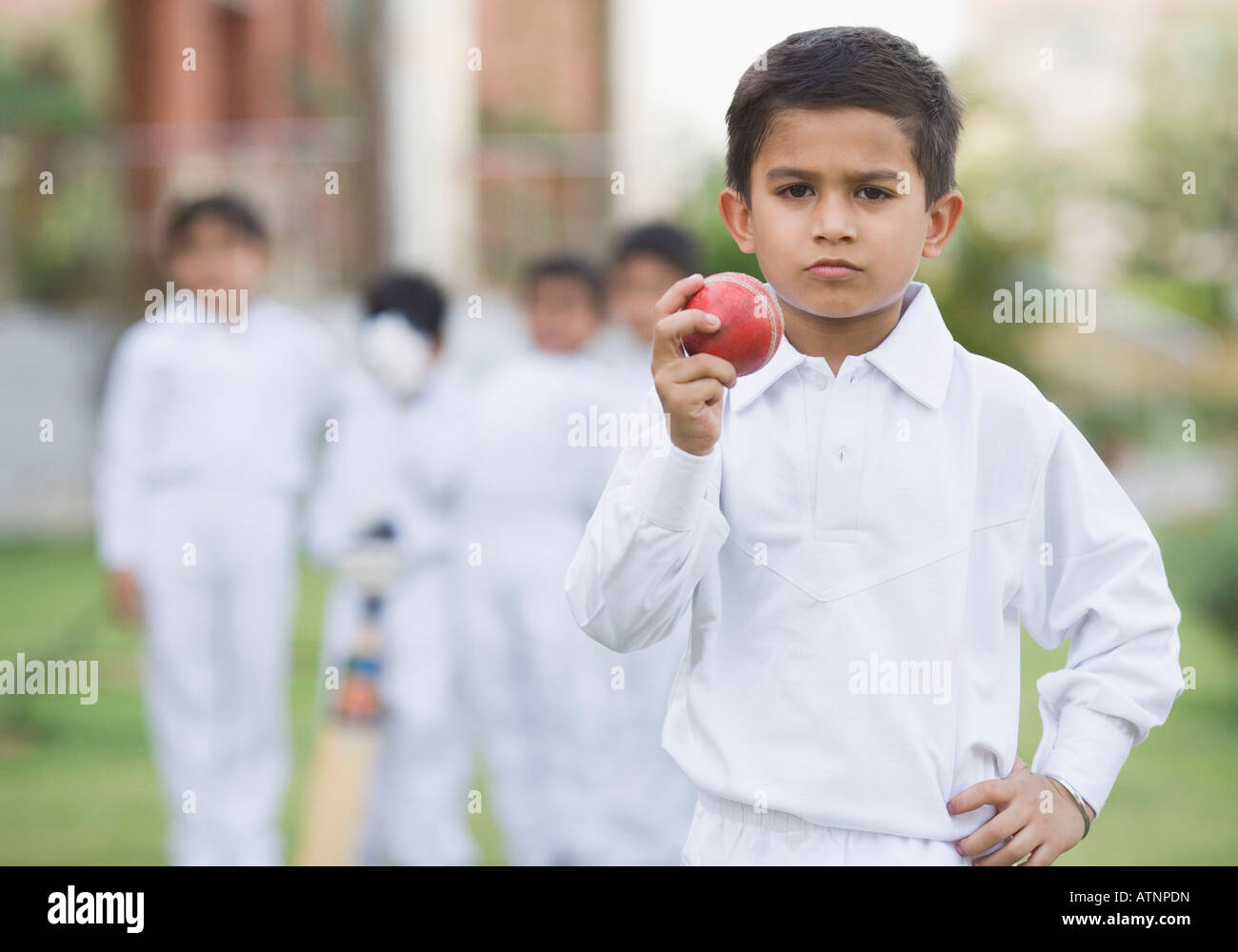 Boy cricketer hi-res stock photography and images - Alamy