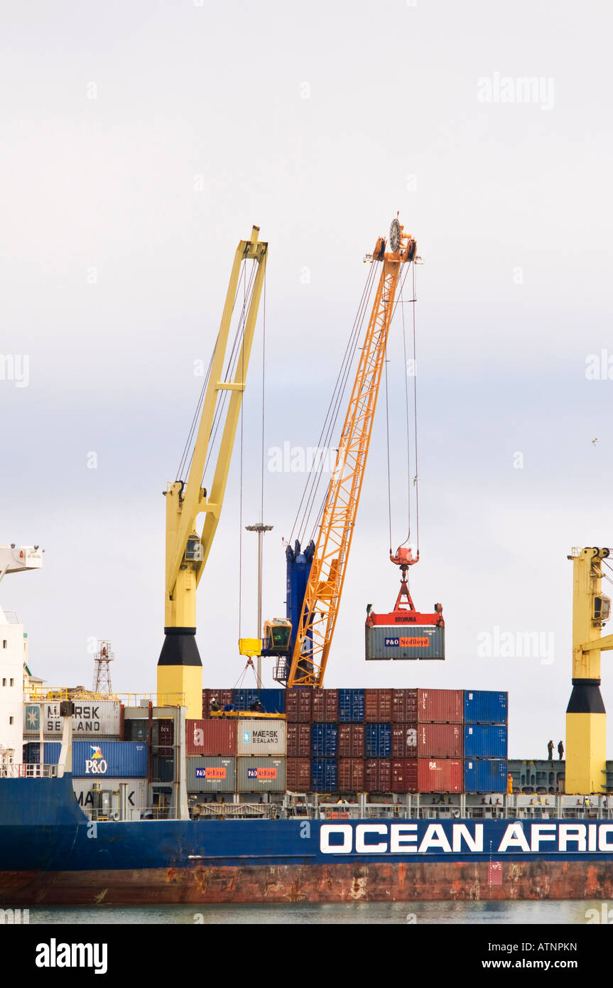 Container ship loading hi-res stock photography and images - Alamy